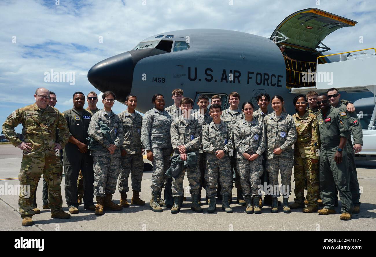 A group of Air Force Junior ROTC cadets from Jefferson High School and ...
