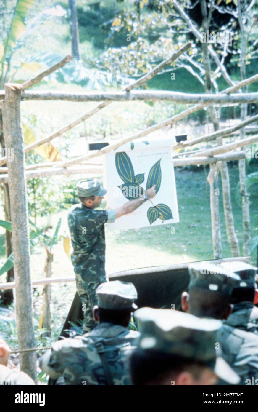 1SGT Johnson, U.S. Army, gives Marines of Company C, 1ST Battalion, 6th ...