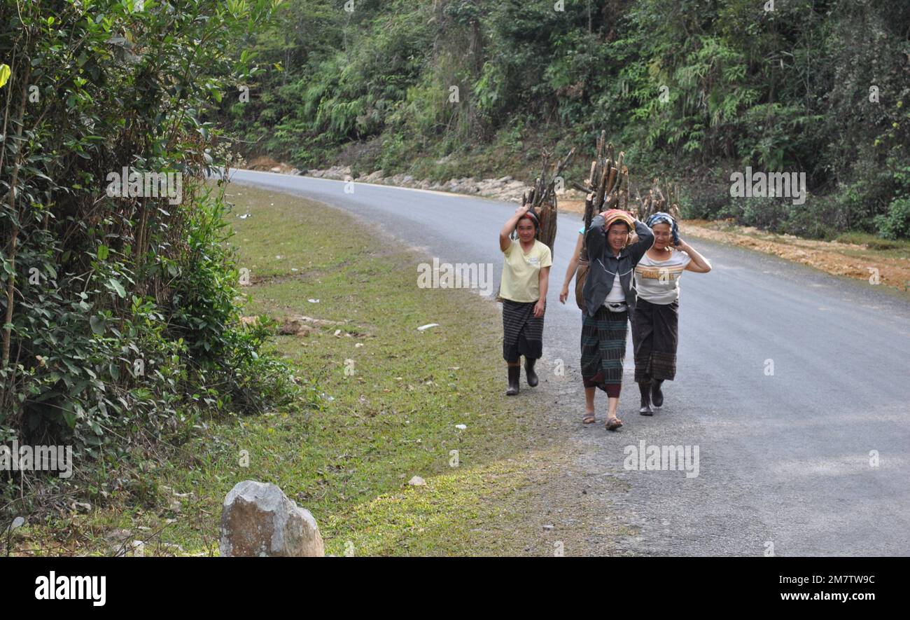 On the road between Phonsavan and Xam Neua Stock Photo - Alamy