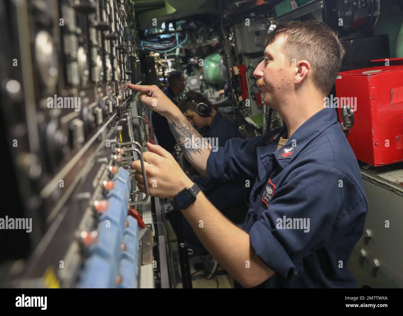 PACIFIC OCEAN – Torpedoman’s Mate 1st Class Adam McManus, assigned to ...