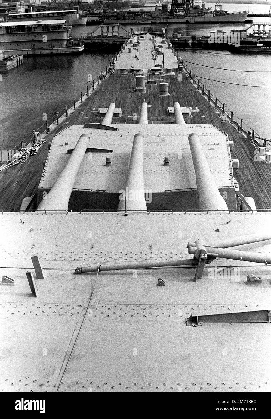 A view forward from the bridge of "A" and "B" 16-inch/50-caliber gun ...