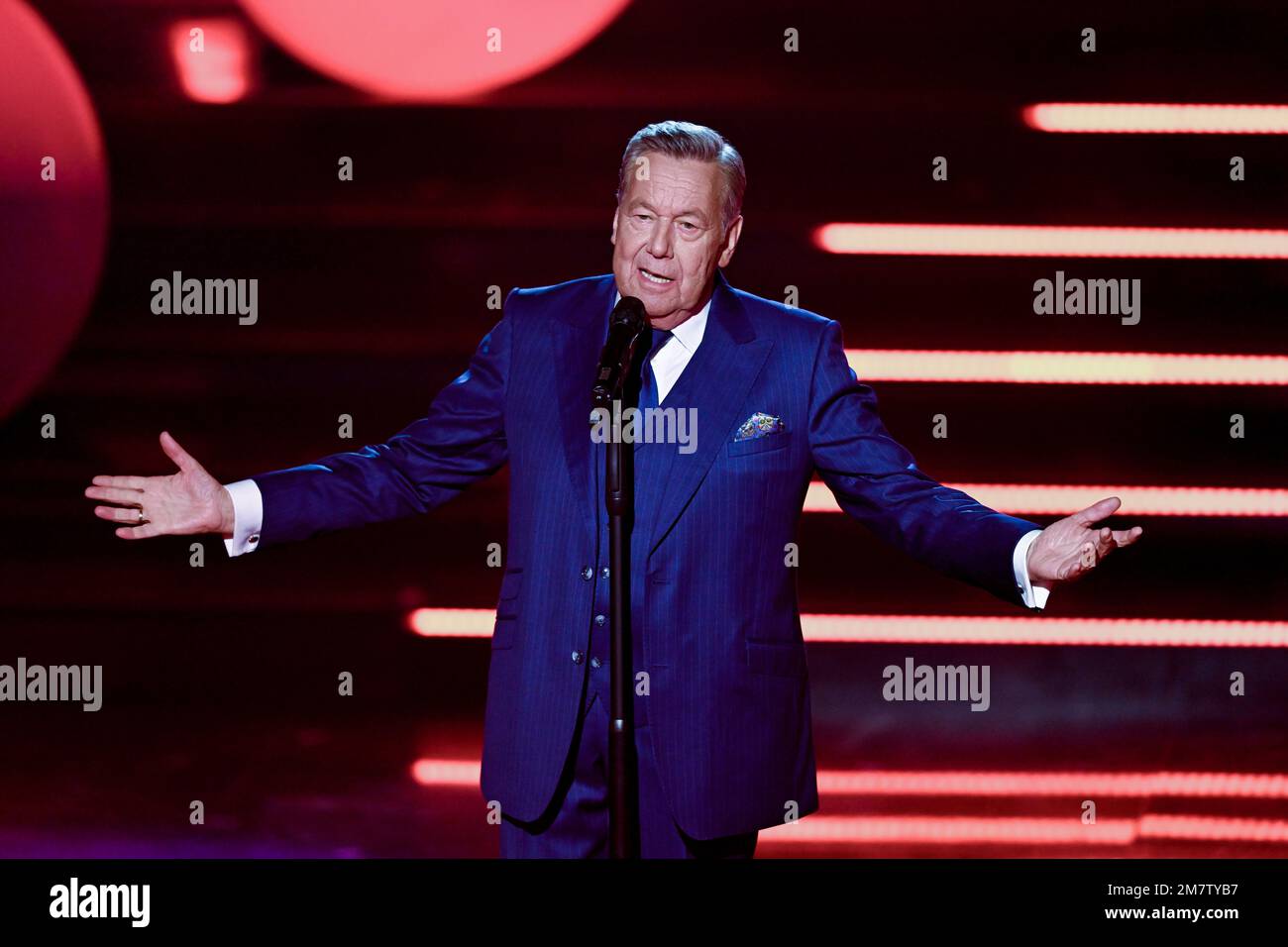 Leipzig, Germany. 22nd Oct, 2022. German pop singer Roland Kaiser is on ...