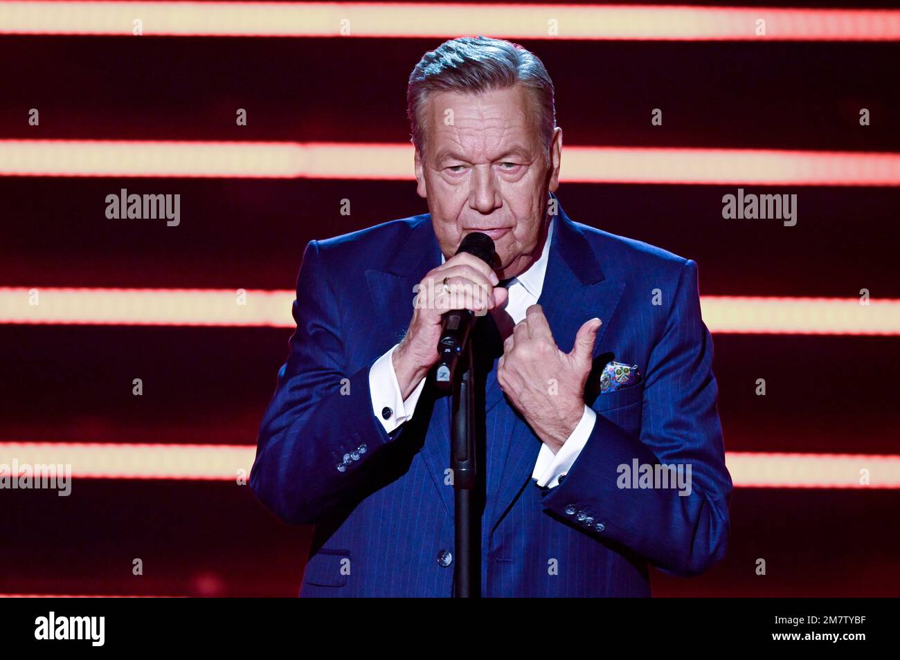 Leipzig, Germany. 22nd Oct, 2022. German pop singer Roland Kaiser is on ...