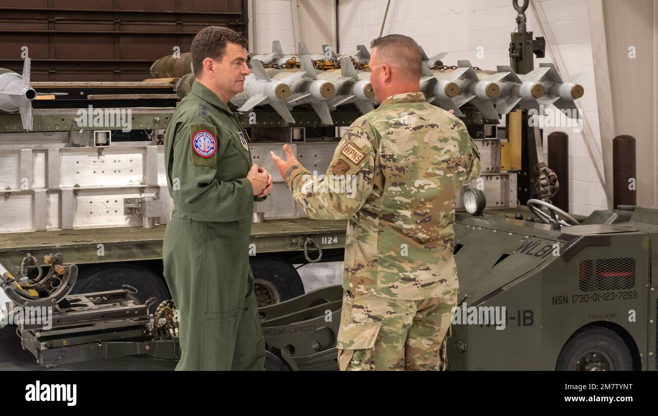 Mj 1b weapons loader hi-res stock photography and images - Alamy