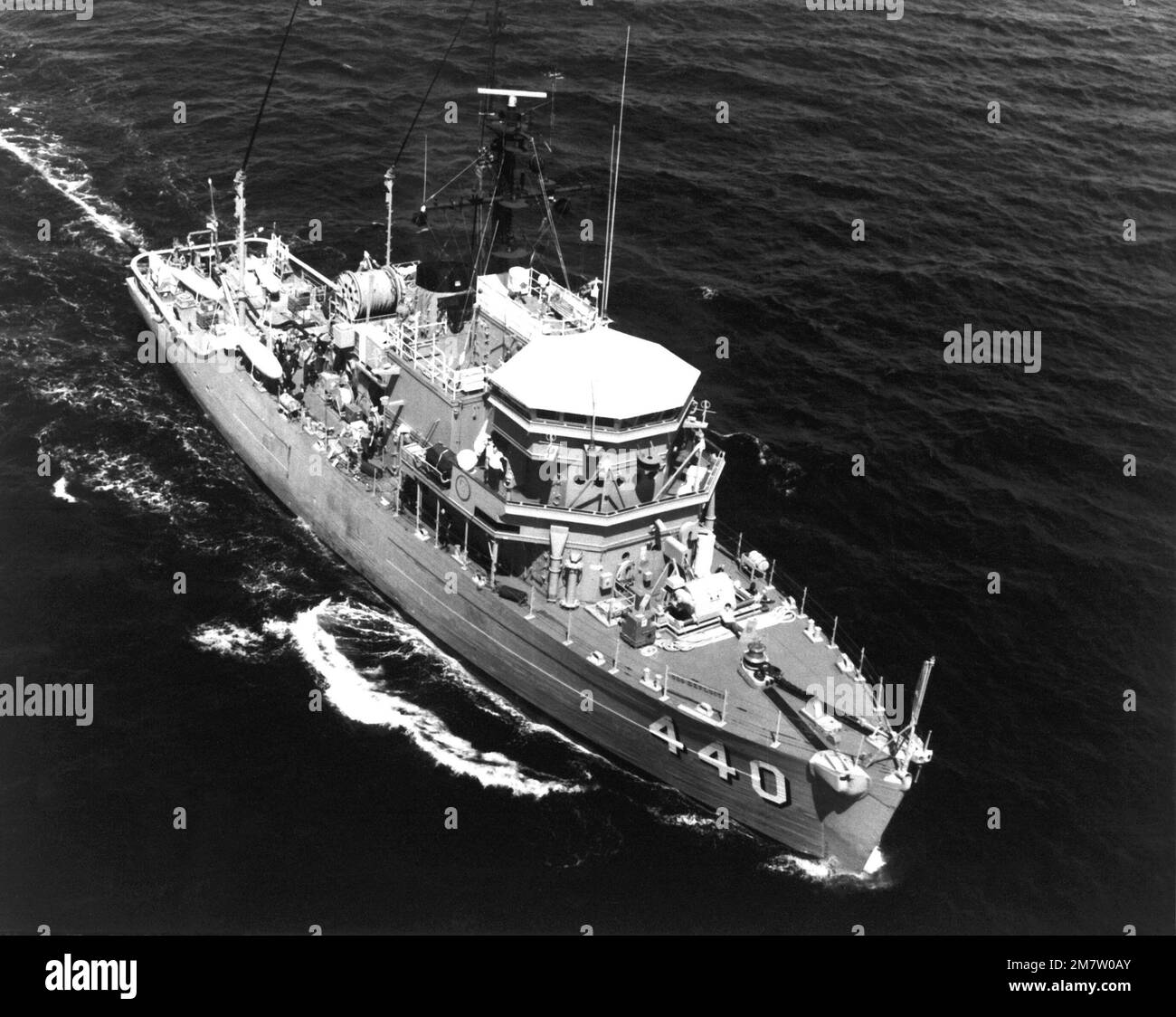 Starboard bow view of the ocean minesweeper USS EXPLOIT (MSO-440 ...