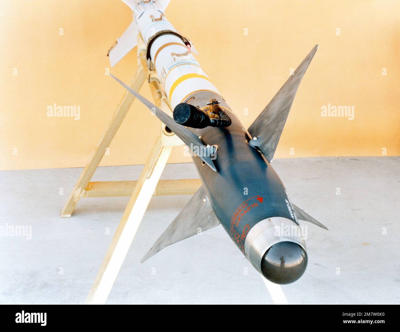 A view of an AIM-9L/M Sidewinder missile on a display stand. Country ...