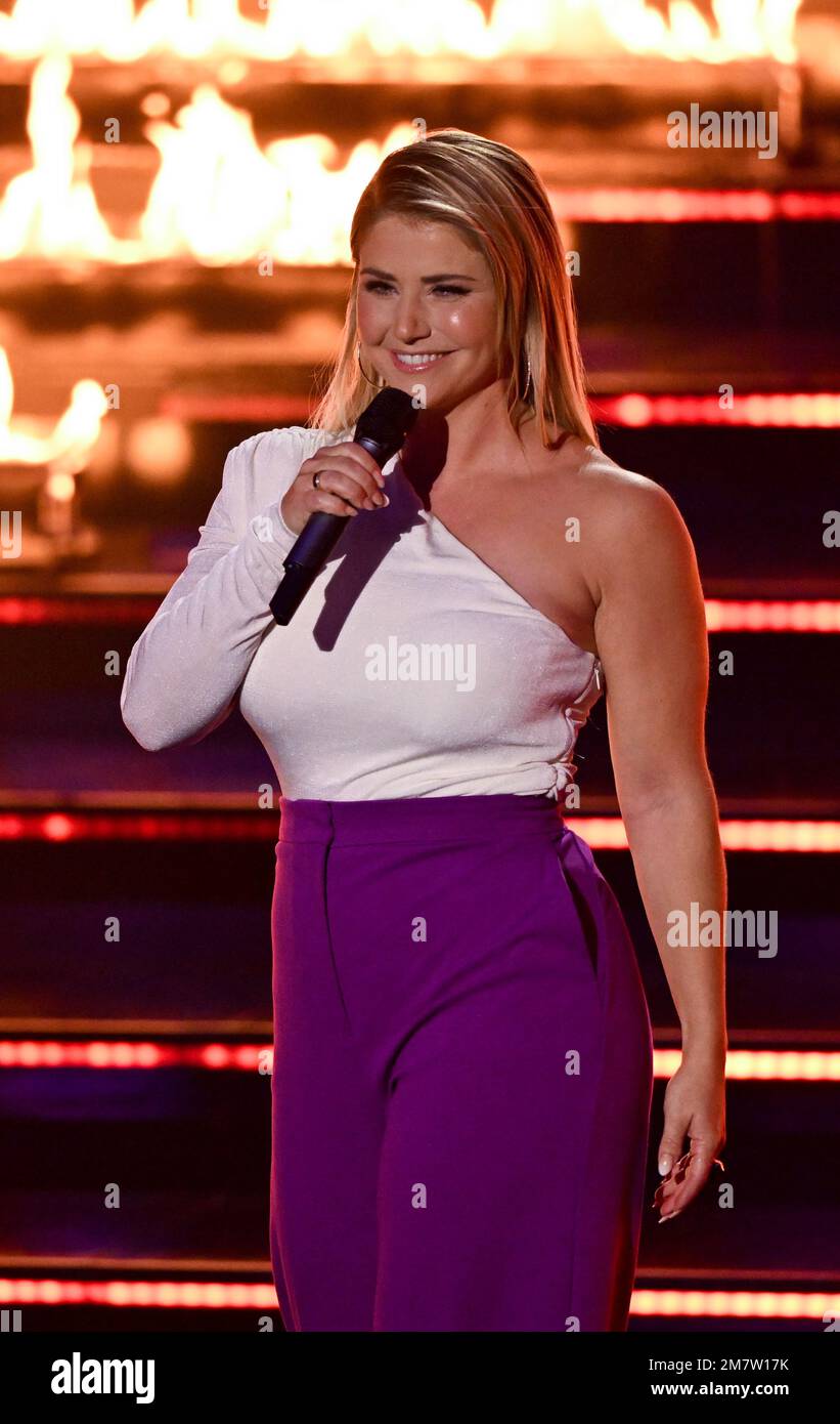 Leipzig, Germany. 22nd Oct, 2022. Swiss pop singer Beatrice Egli is on ...