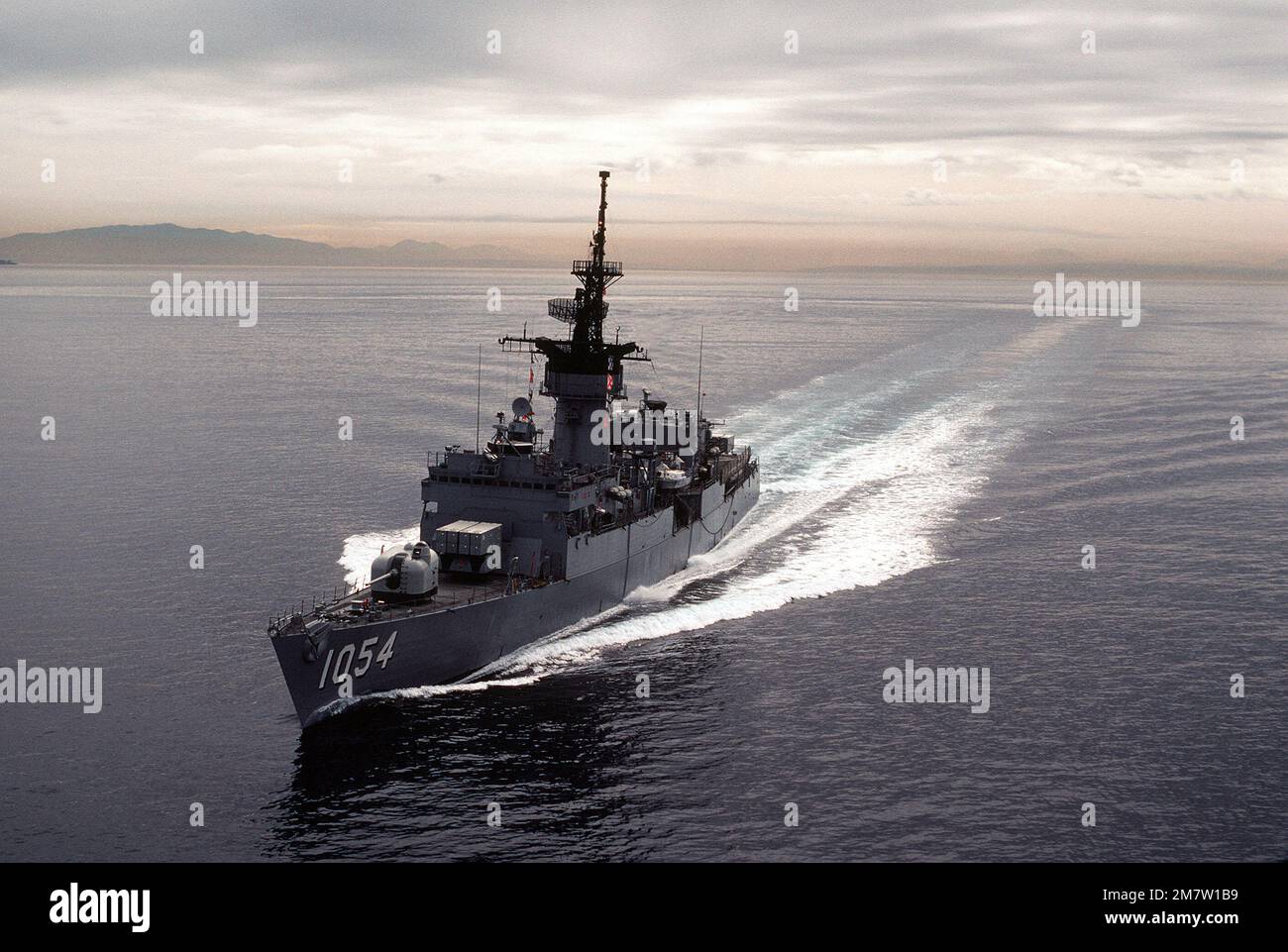 A port bow view of the Knox class frigate USS GRAY (FFG-1054) underway ...