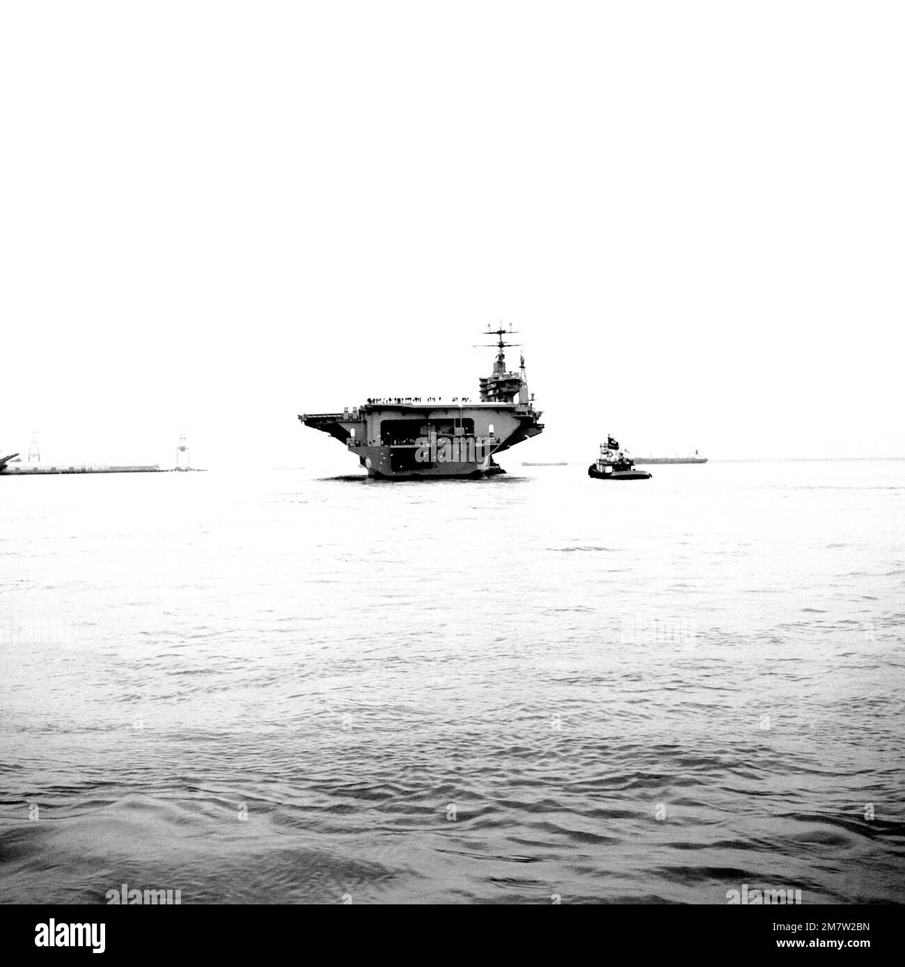 Stern view of the nuclear-powered aircraft carrier USS CARL VINSON (CVN ...