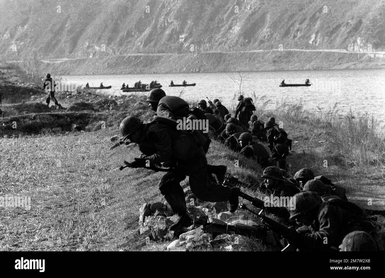 Members of the 1ST Battalion, 21st Infantry, 25th Infantry Division ...