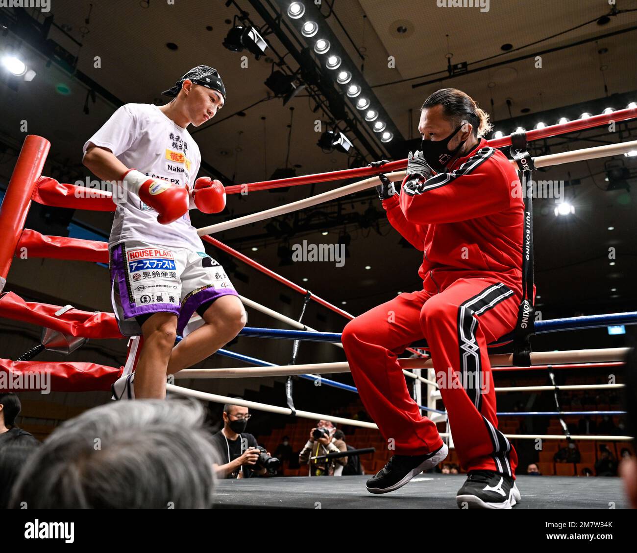 Tokyo, Japan. 10th Jan, 2023. Keisuke Matsumoto (L) and his trainer and ...