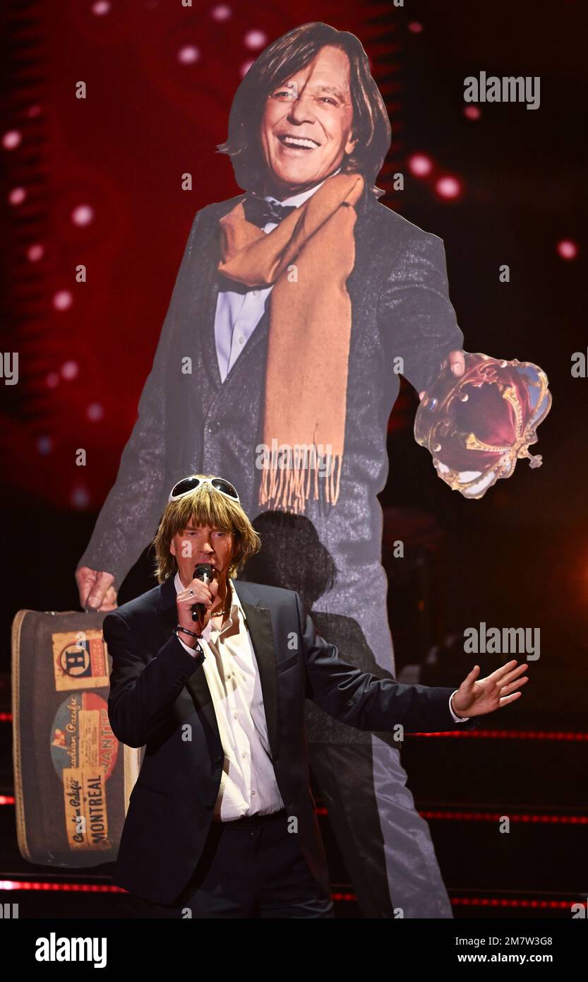 Leipzig, Germany. 22nd Oct, 2022. German pop singer Mickie Krause is on ...