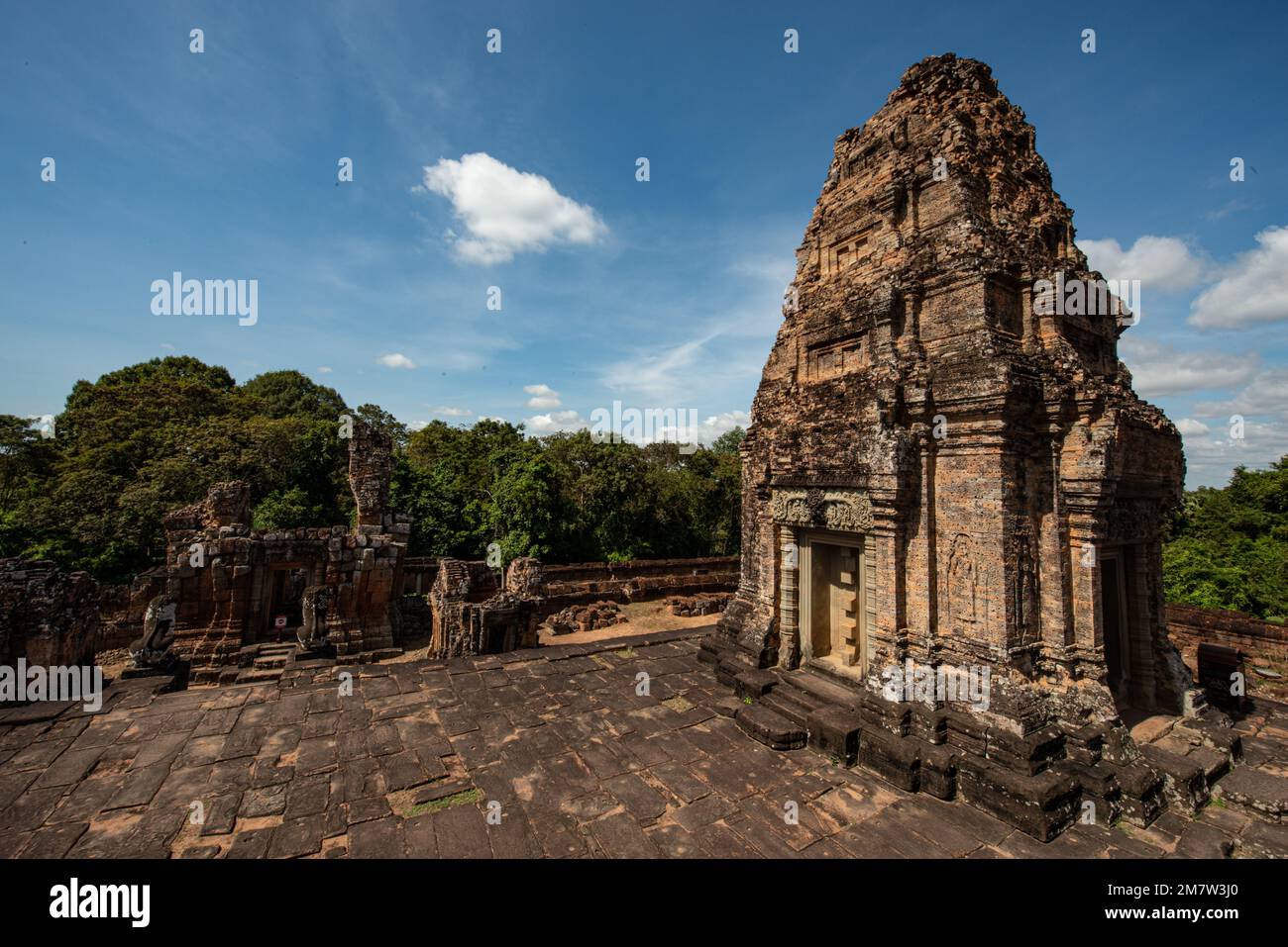 East Mebon temple - Angkor park Stock Photo - Alamy