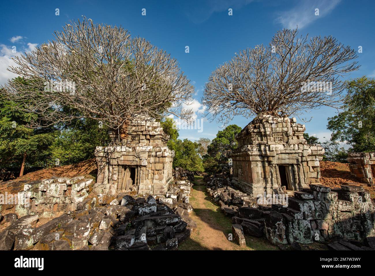 Phnom Bok temple Stock Photo - Alamy