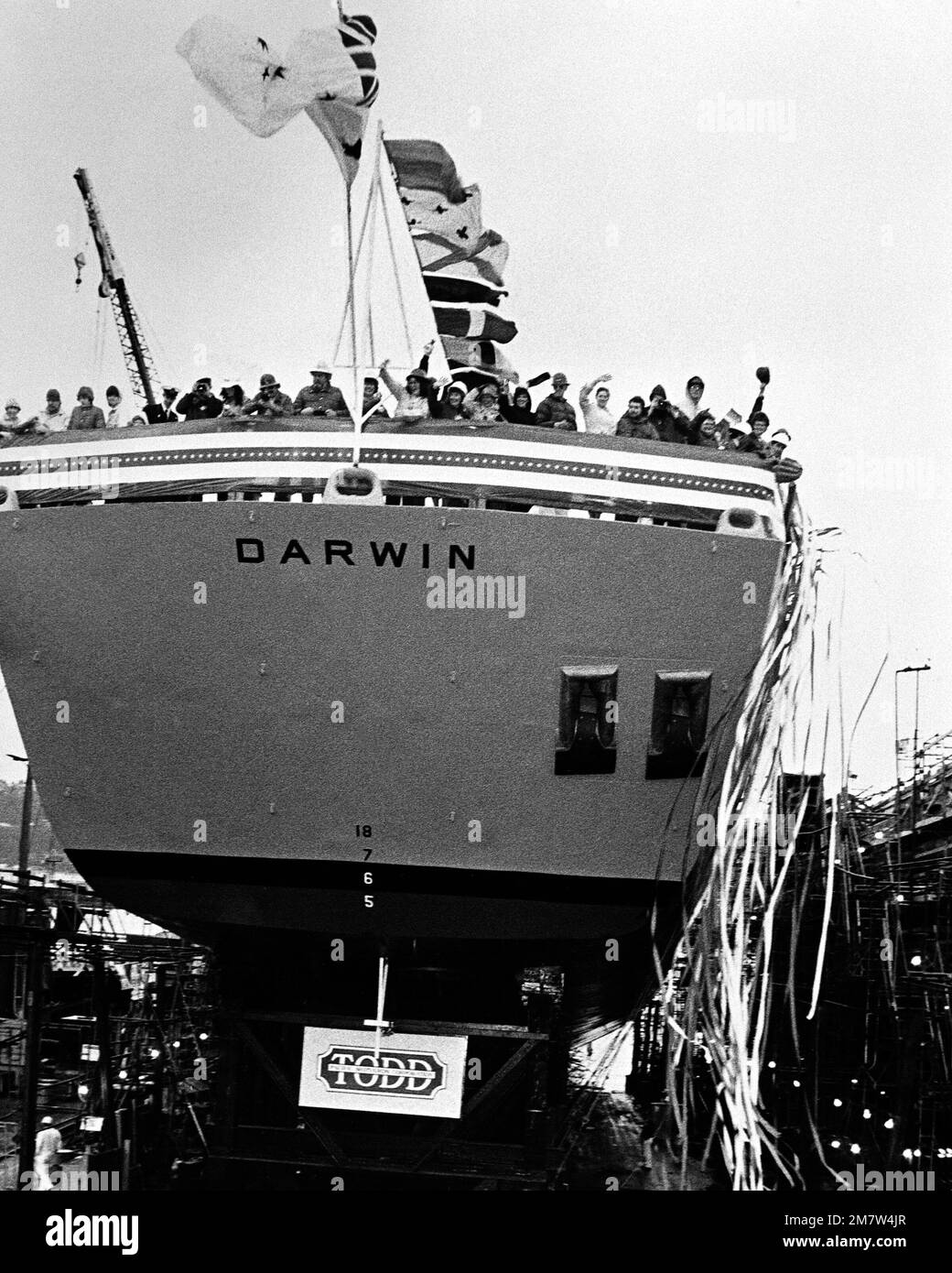 A stern view of the Australian frigate DARWIN (F-04) sliding down the ...
