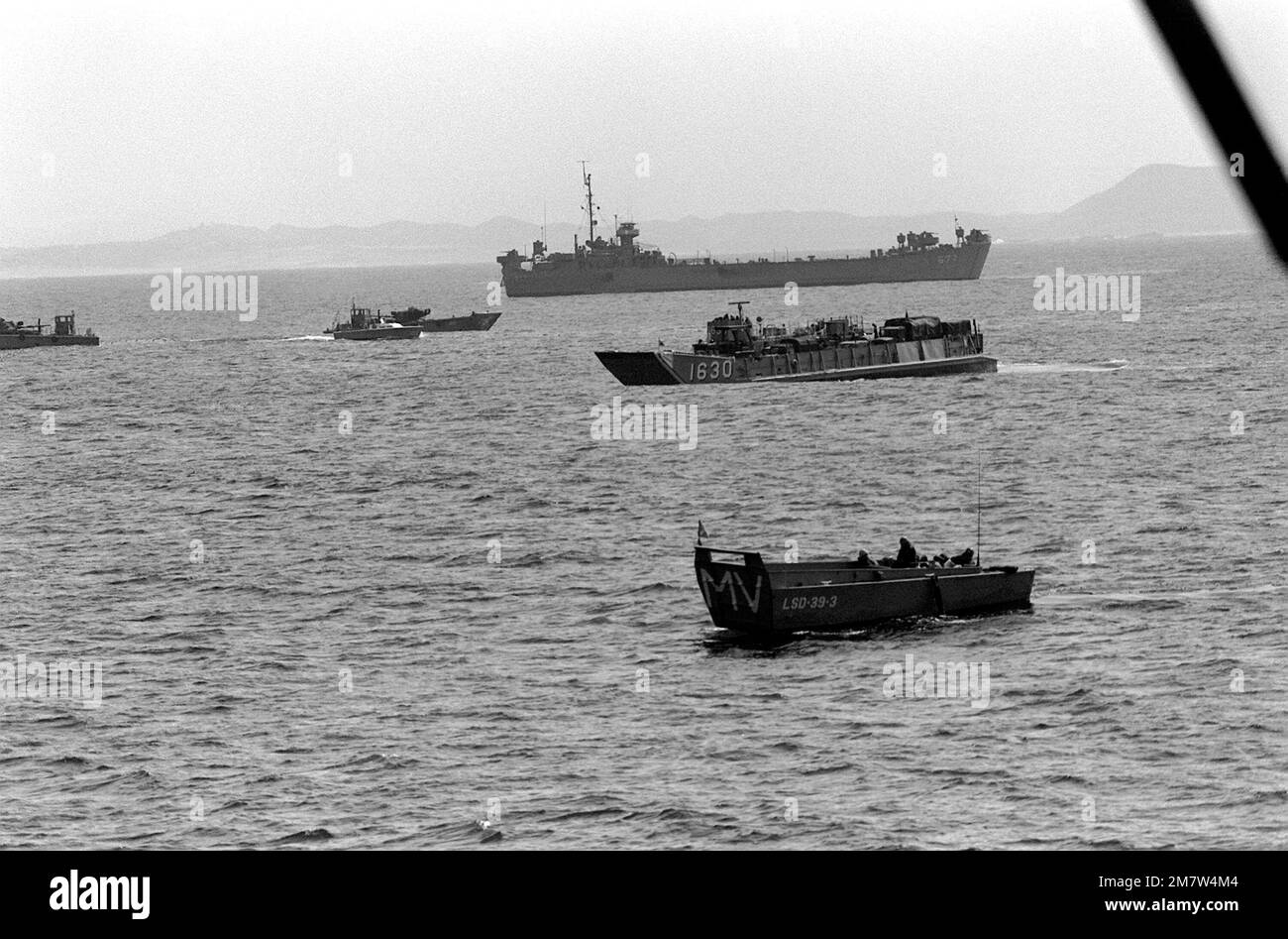 Mechanized and utility landing craft approach Tok Ri Beach during ...