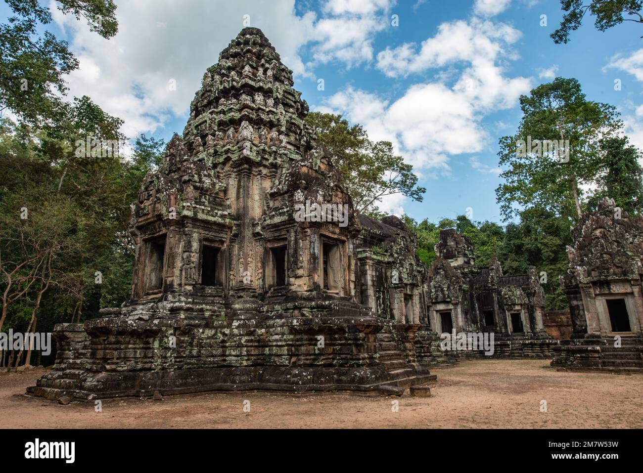 Thommanon temple - Angkor temple park Stock Photo - Alamy