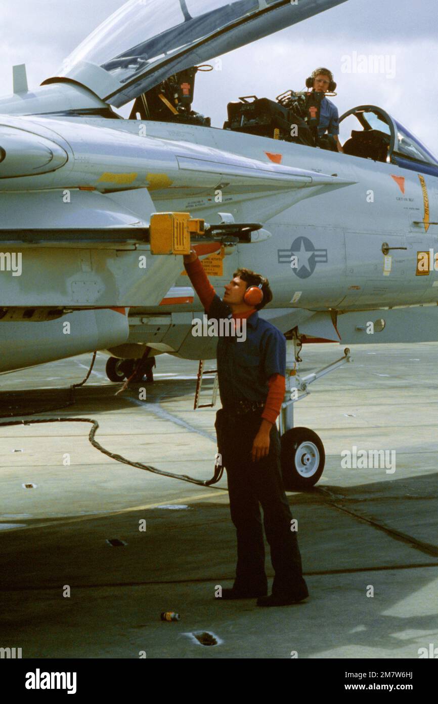 Bomb release mechanism hi-res stock photography and images - Alamy