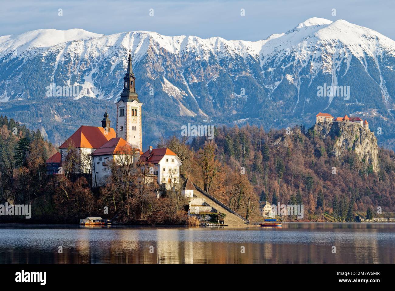 Sunrise winter scenery of magical Lake Bled in Slovenia. A winter tale ...