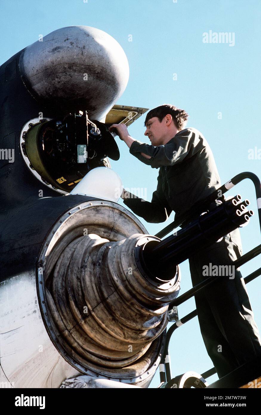 Fire control radar hi-res stock photography and images - Alamy