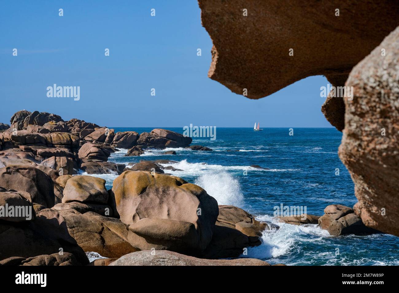 Ploumanach, France. 06th Oct, 2022. The coastal section Cote de Granit ...