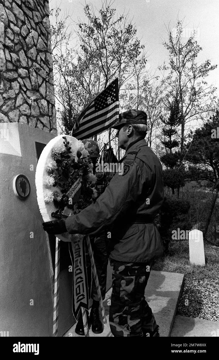 Major General Alexander M. Weyand, Commander, 25th Infantry Division ...