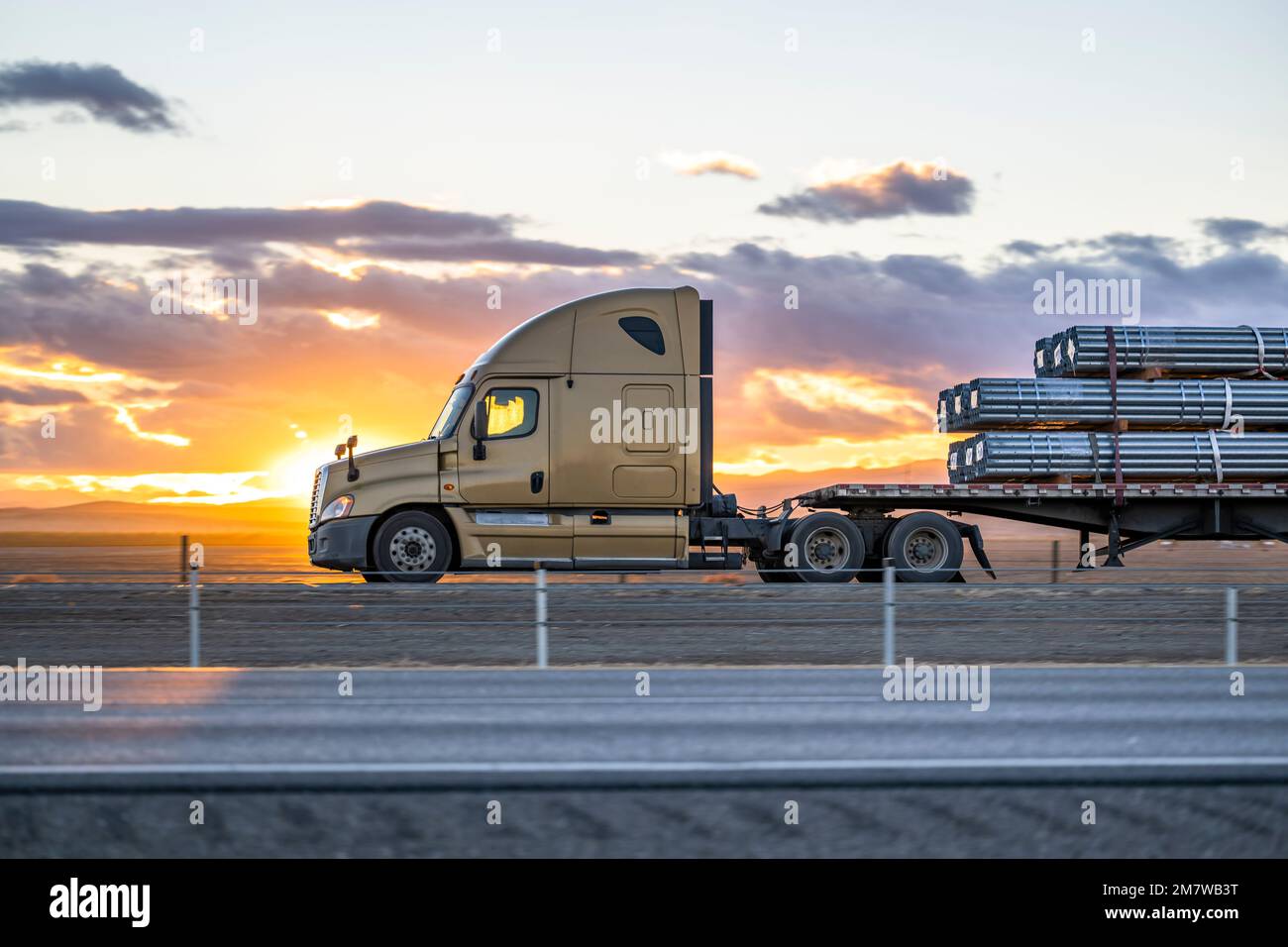 Industrial grade popular big rig beige semi truck tractor with high cab ...