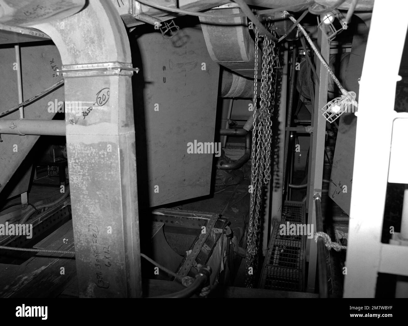 The upper level engine room aboard the guided missile frigate KLAKRING ...
