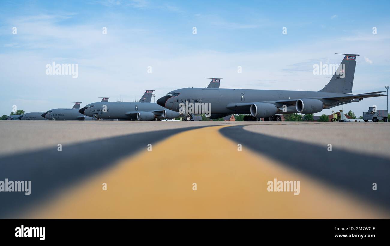 U.S. Air Force, Illinois Air National Guard, 126th Air Refueling Wing ...