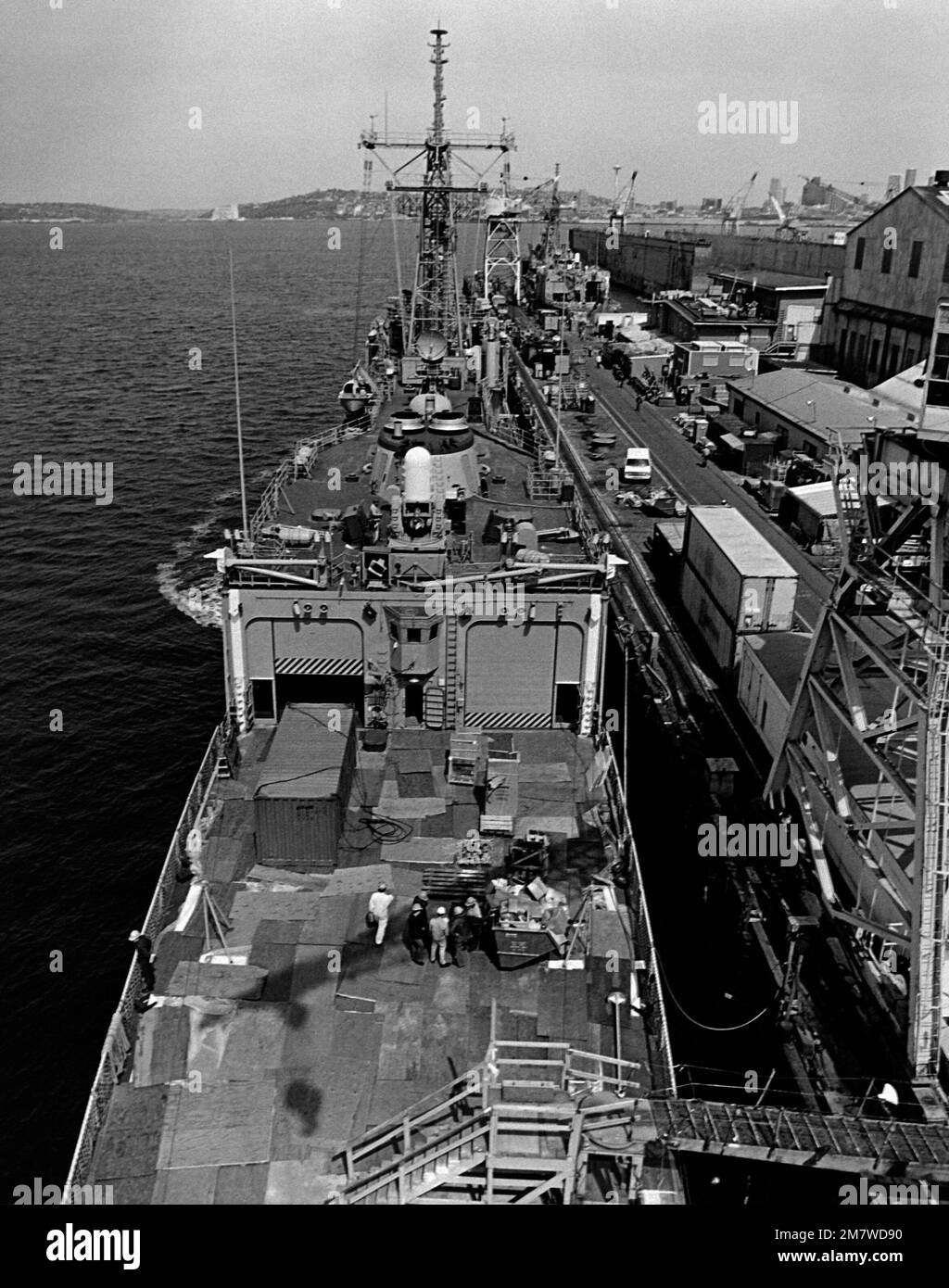 A stern view of the guided missile frigate USS BOONE (FFG 28) at 100 ...