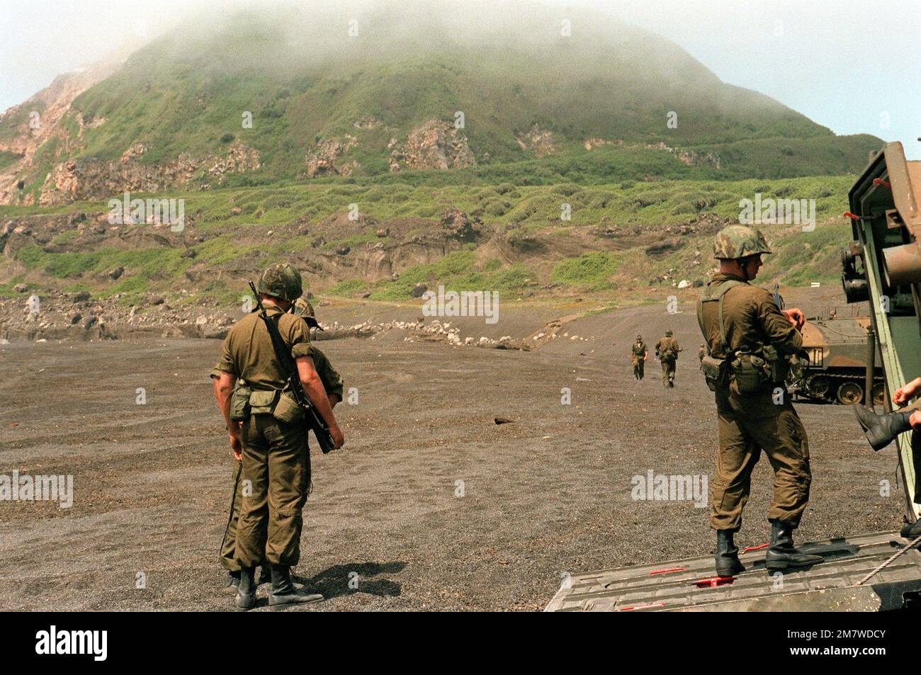 Marines of the 31st Marine Amphibious Unit, prepare to start their ...