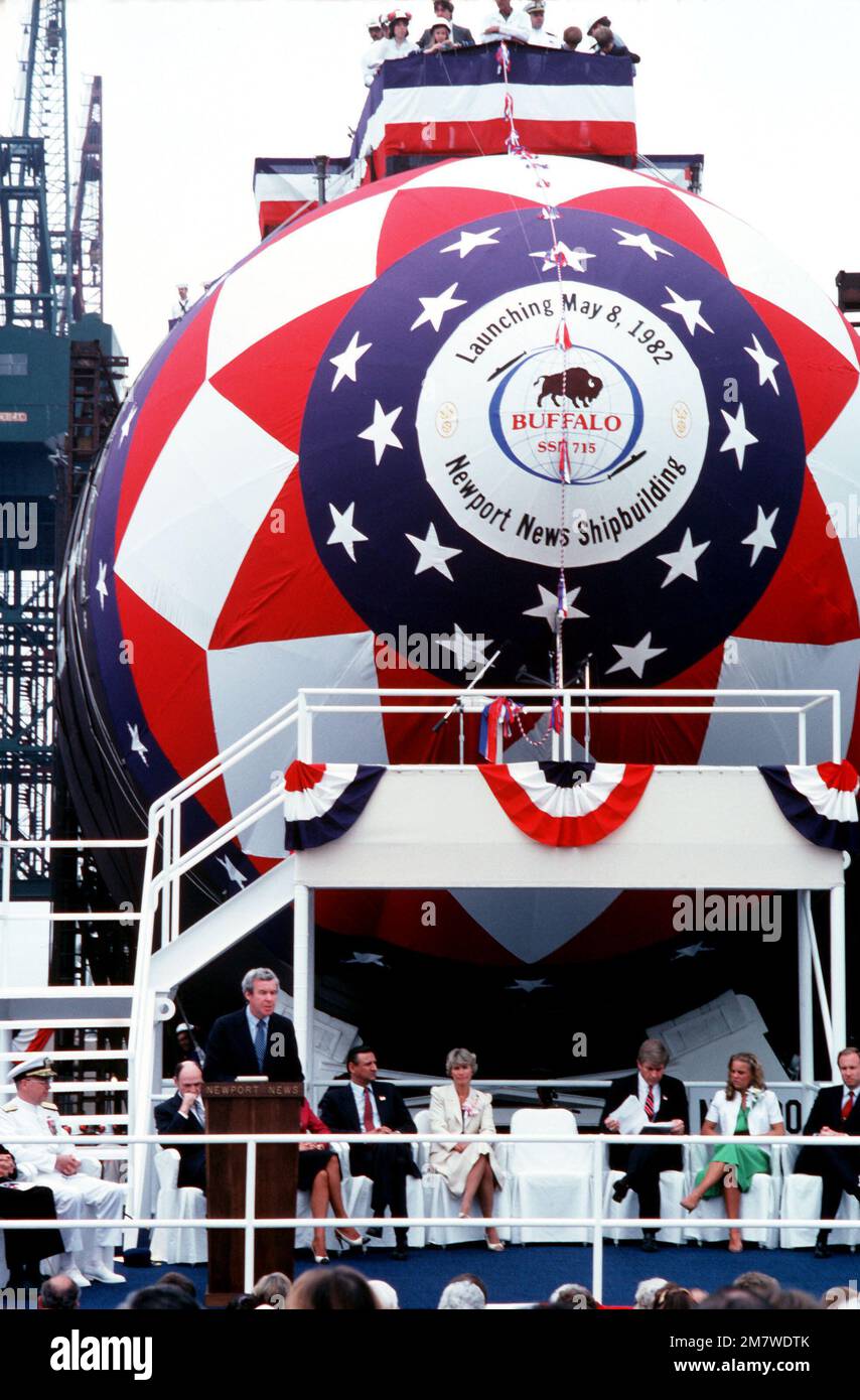 The bow of the nuclear-powered attack submarine USS BUFFALO (SSN 715 ...