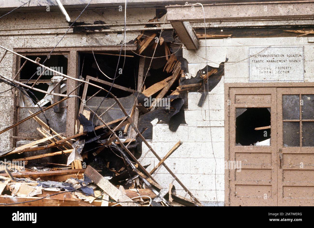 Tornado damage united states air hi-res stock photography and images ...