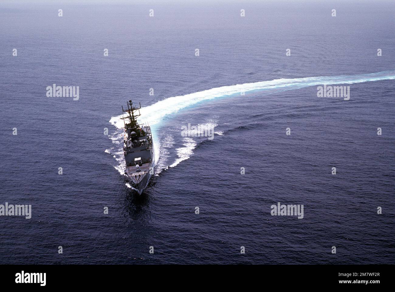 A bow view of the Spruance class destroyer USS INGERSOLL (DD-990 ...
