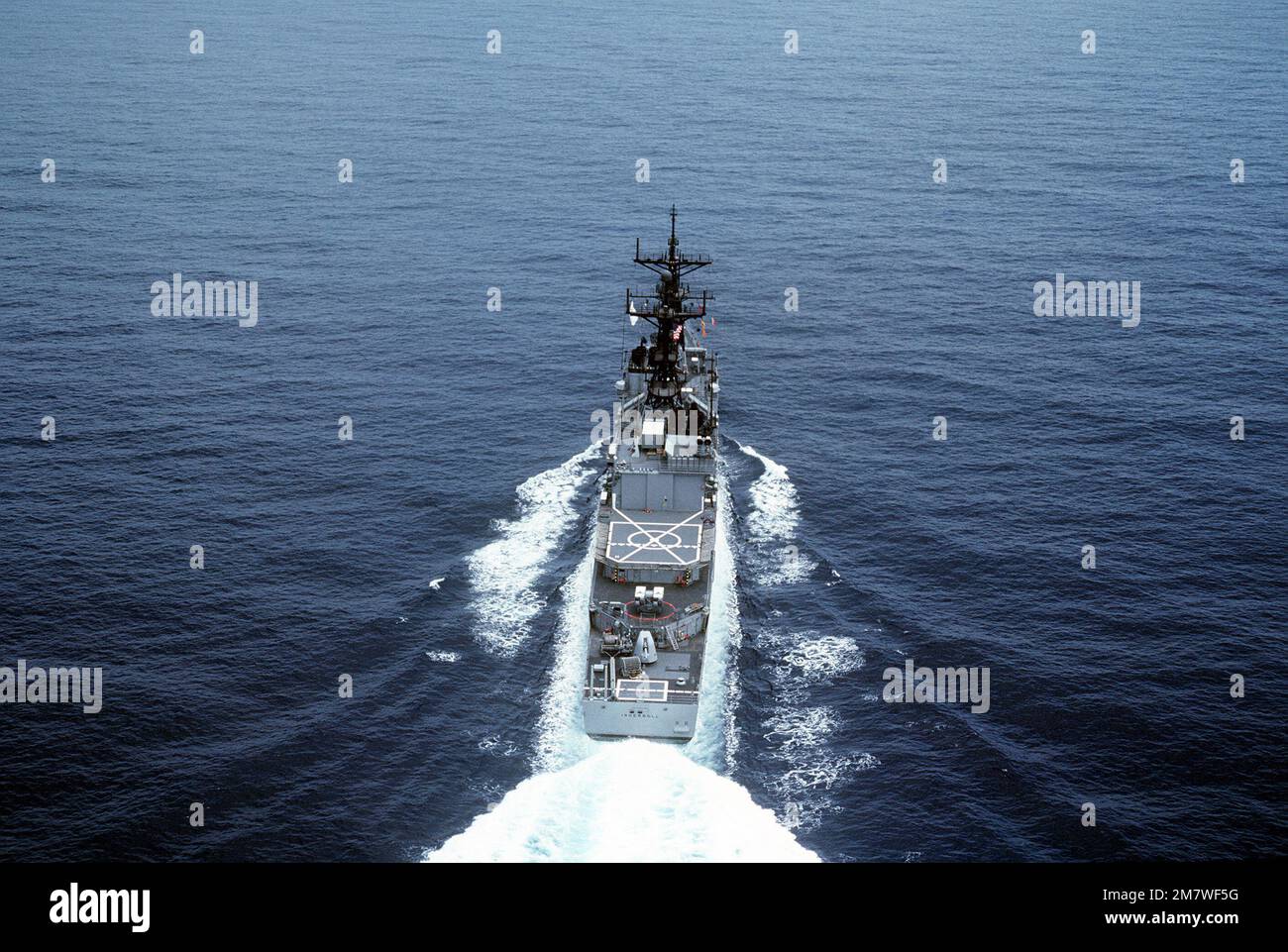 A stern view of the Spruance class destroyer USS INGERSOLL (DD-990 ...