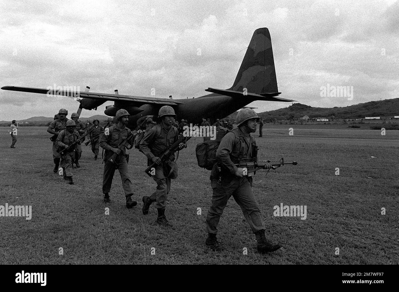 Members of the 92nd Separate Infantry Brigade, Puerto Rican National ...