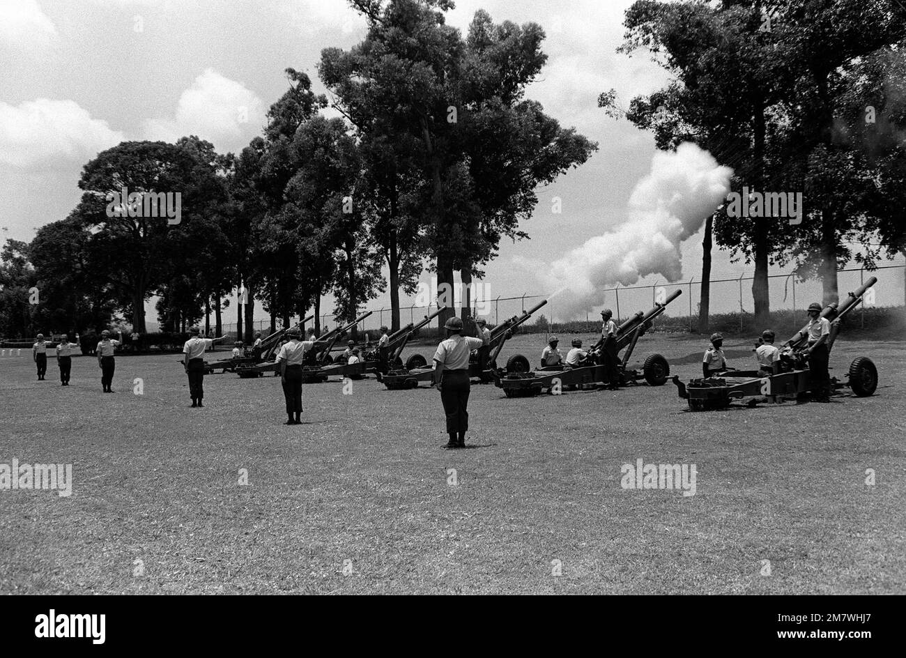 Members of Btry. C, 2nd Bn., 11th Field Arty., 25th Inf. Div ...