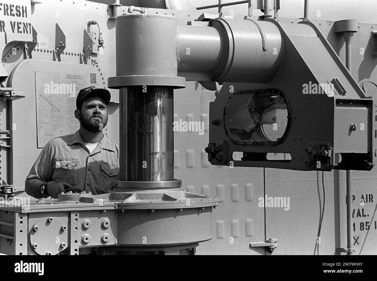 GUNNER's Mate Technician Second Class Lee Thompson performs ...