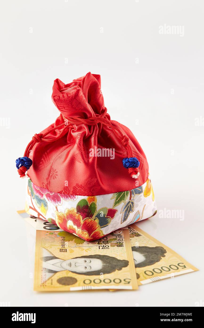 Korean traditional lucky bag and Korean banknotes Stock Photo - Alamy