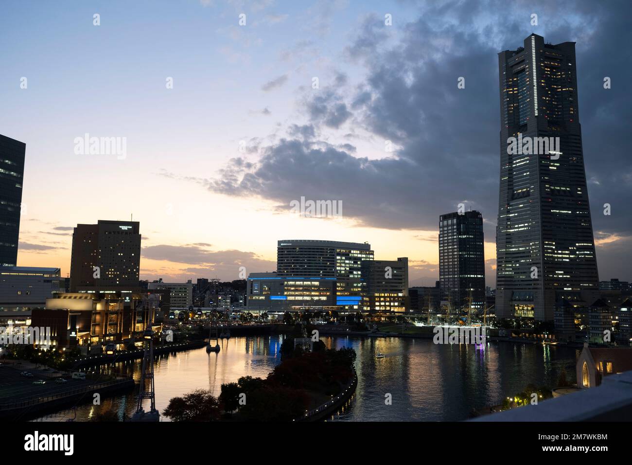 Yokohama, Kanagawa, Japan. 5th Nov, 2022. Yokohama Landmark Tower at ...