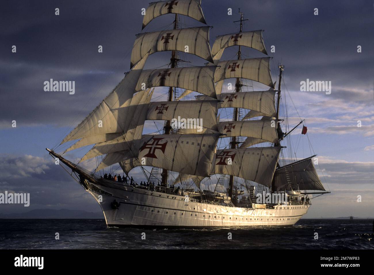 Portuguese Navy tall ship Sagres II, Leith race start, 1995 Stock Photo ...