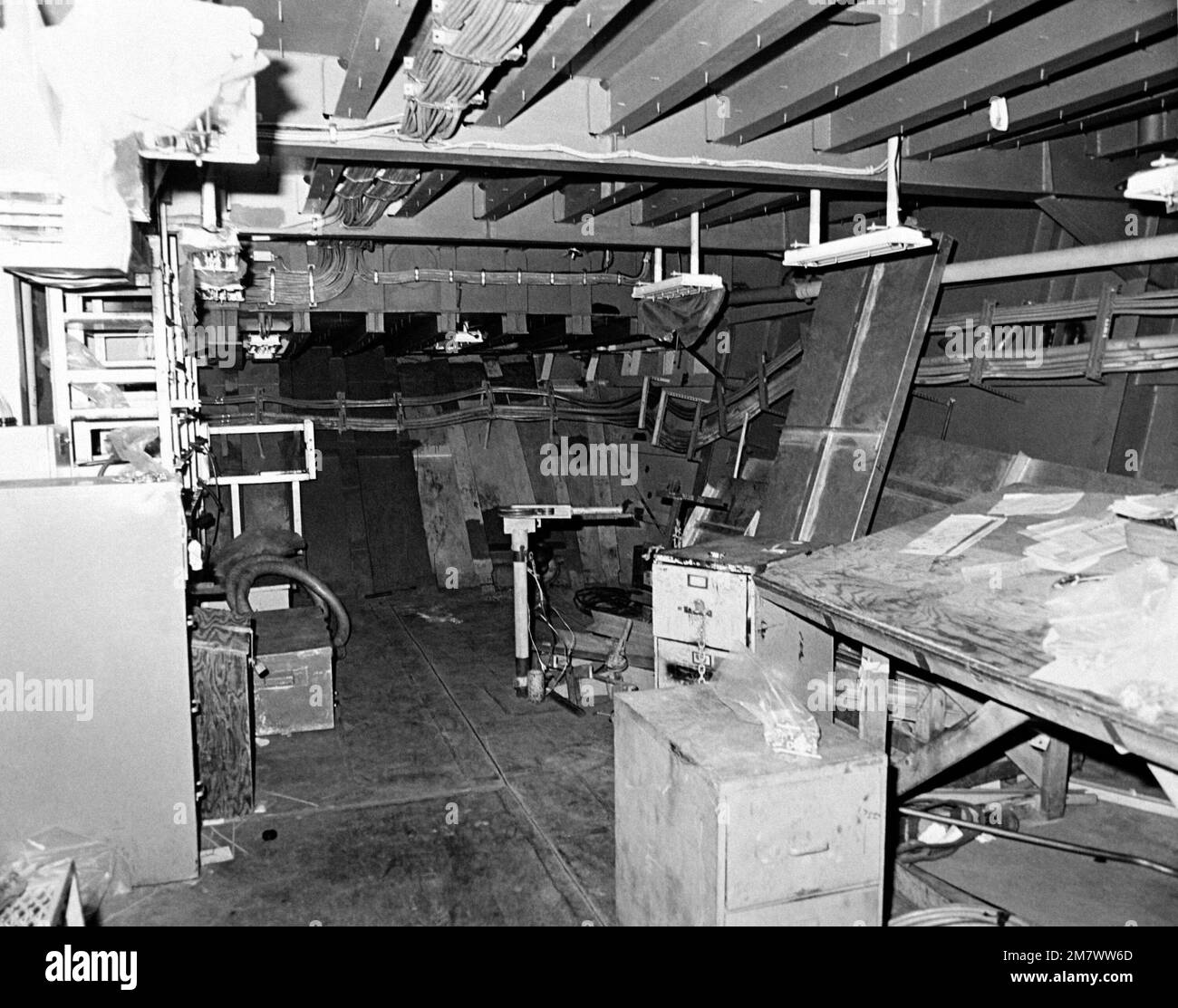 Uss crommelin ffg 37 Black and White Stock Photos & Images - Alamy