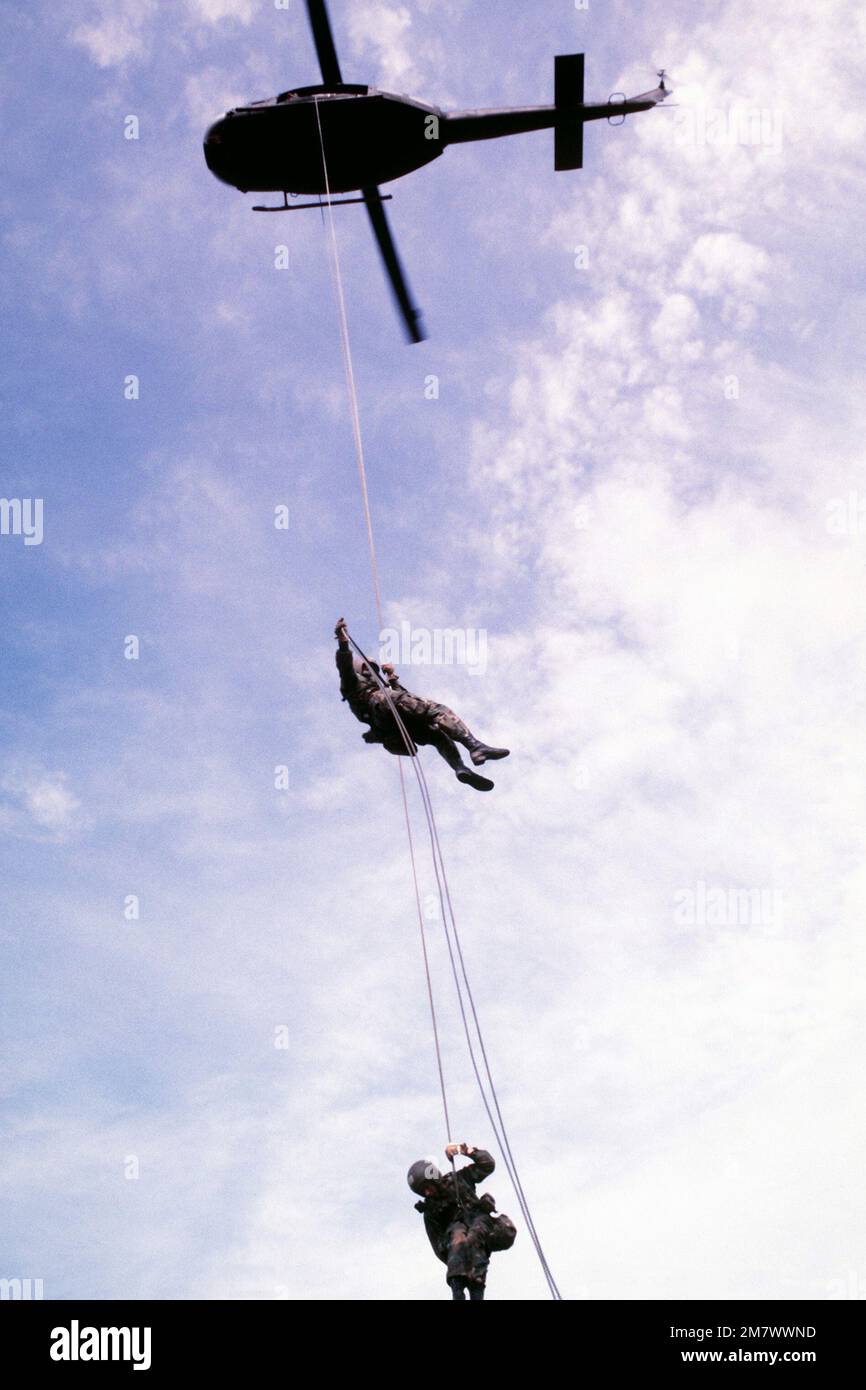 Rappelling from a helicopter hi-res stock photography and images - Alamy