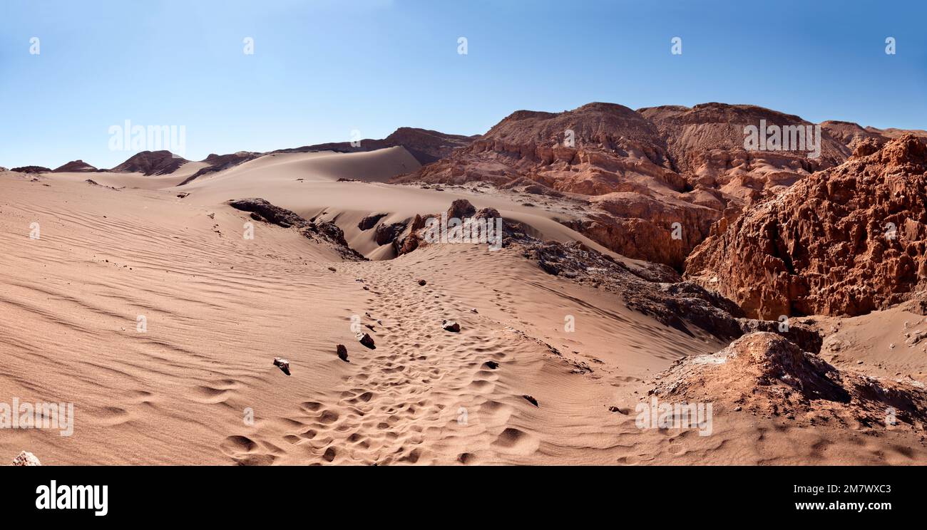 Moon valley amphitheater andes hi-res stock photography and images - Alamy