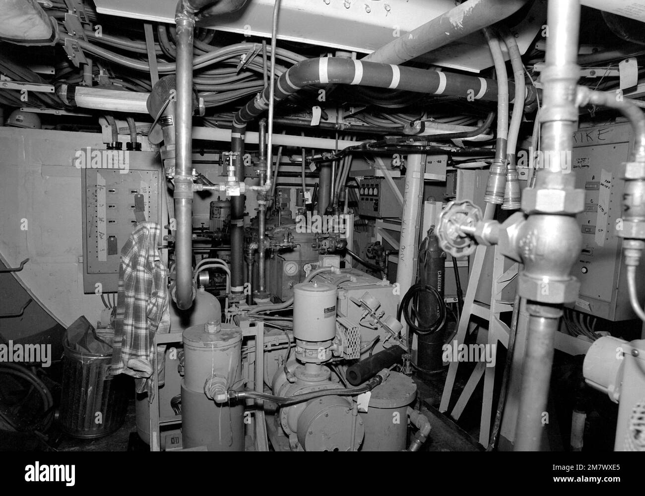 The No. 3 auxiliary machinery room aboard the guided missile frigate ...