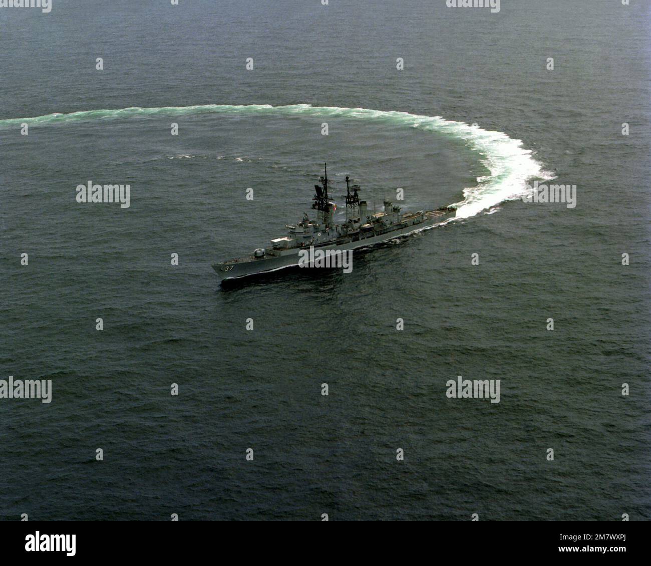 A port bow view of the guided missile destroyer USS FARRAGUT (DDG-37 ...