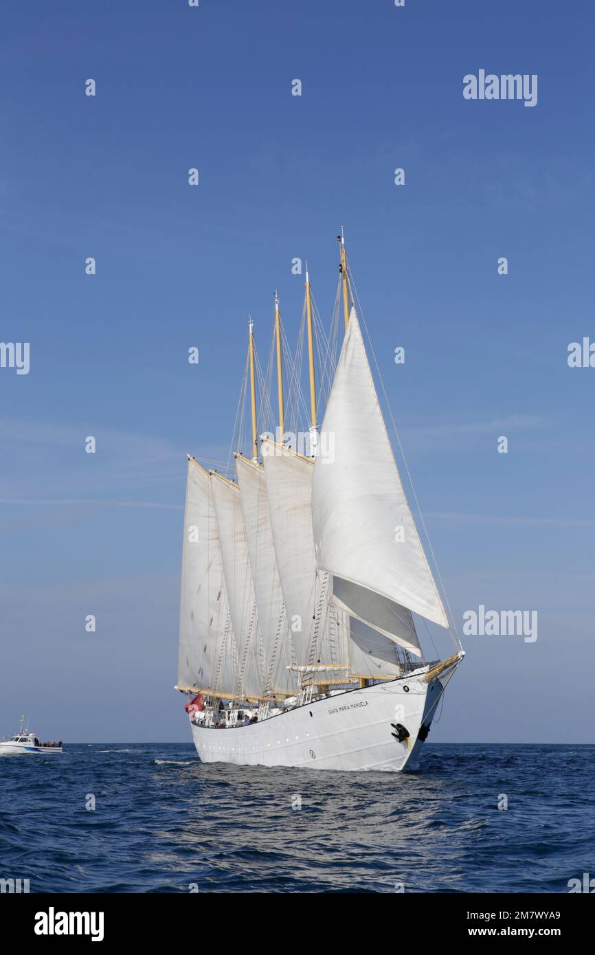 Portuguese schooner Santa Maria Manuela, Torbay race start, 2017 Stock ...