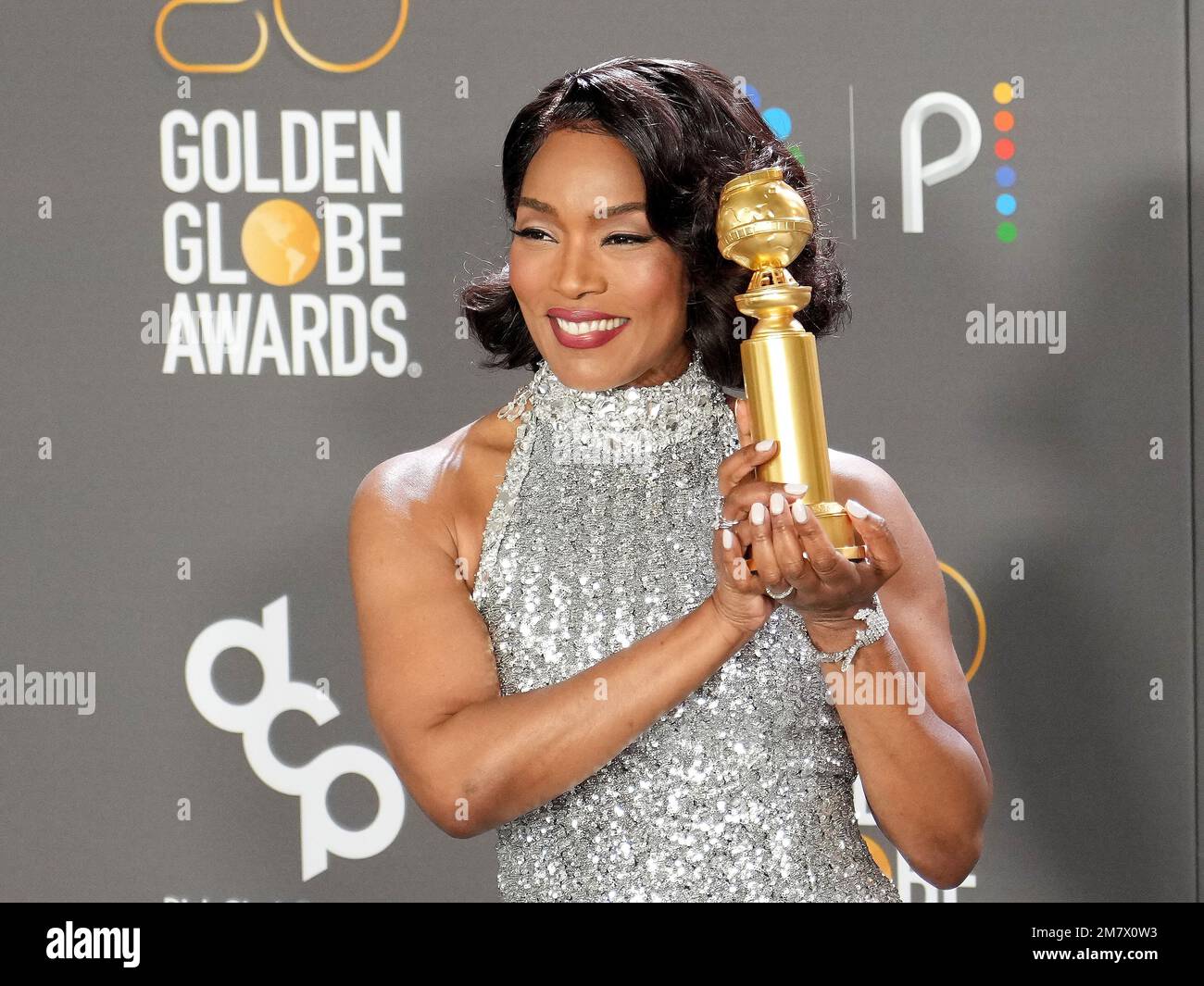 Los Angeles Usa 10th Jan 2023 Angela Bassett Poses With The Best