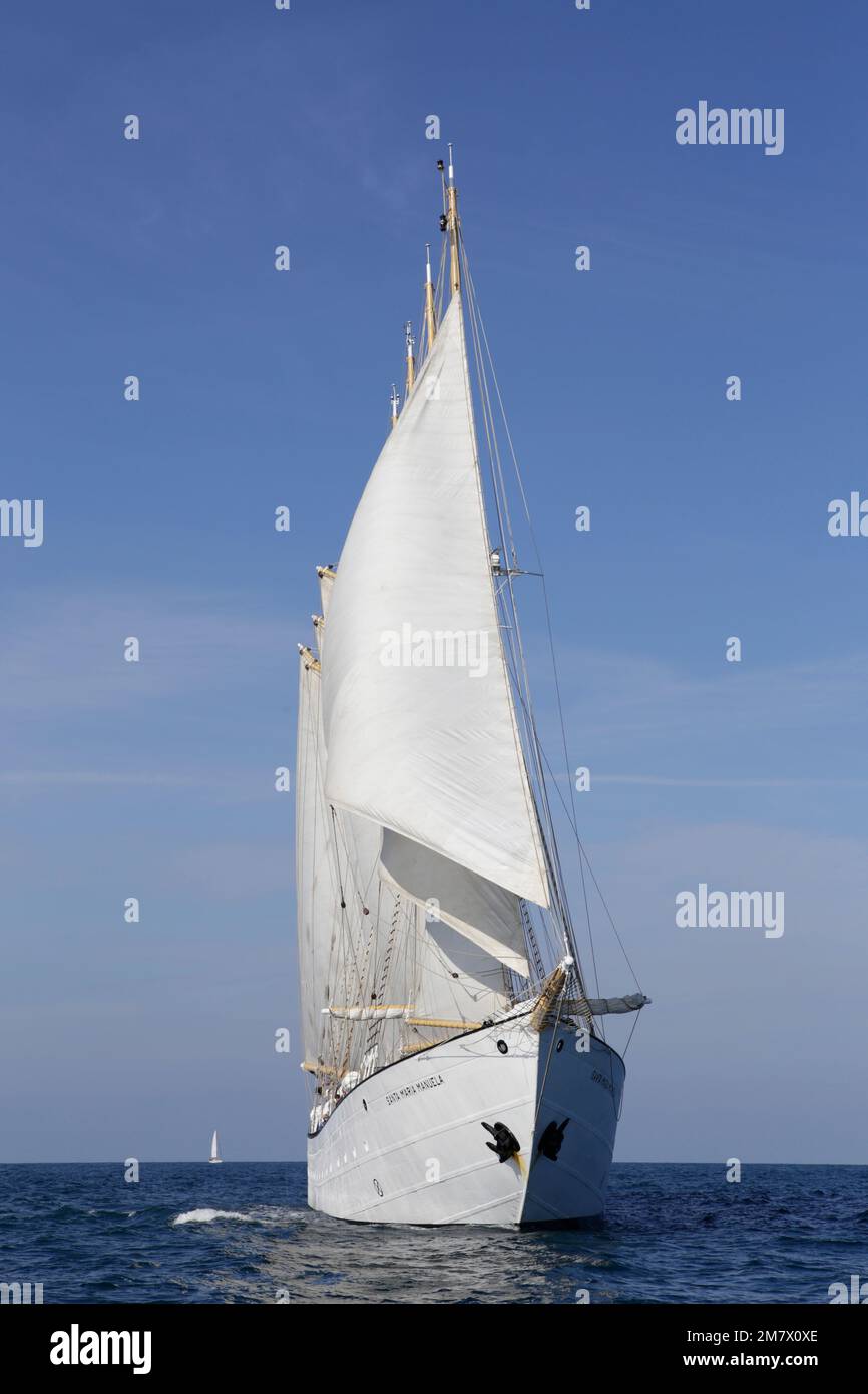 Portuguese schooner Santa Maria Manuela, Torbay race start, 2017 Stock ...