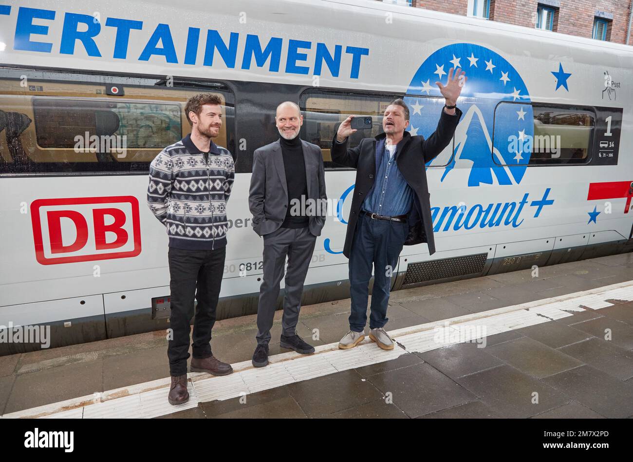 Hamburg, Germany. 11th Jan, 2023. Harry Treadaway (l-r), actor, Simon ...